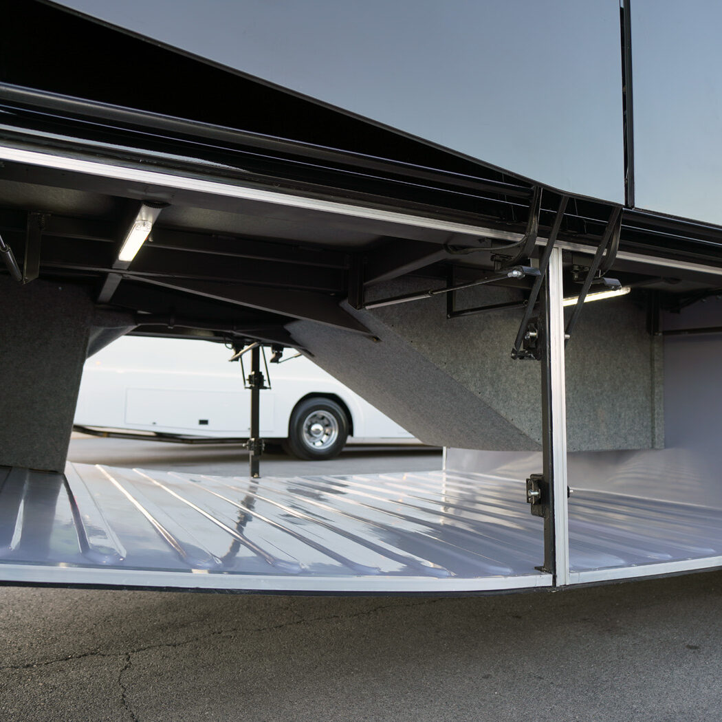 SuperCoach XL by Coach West