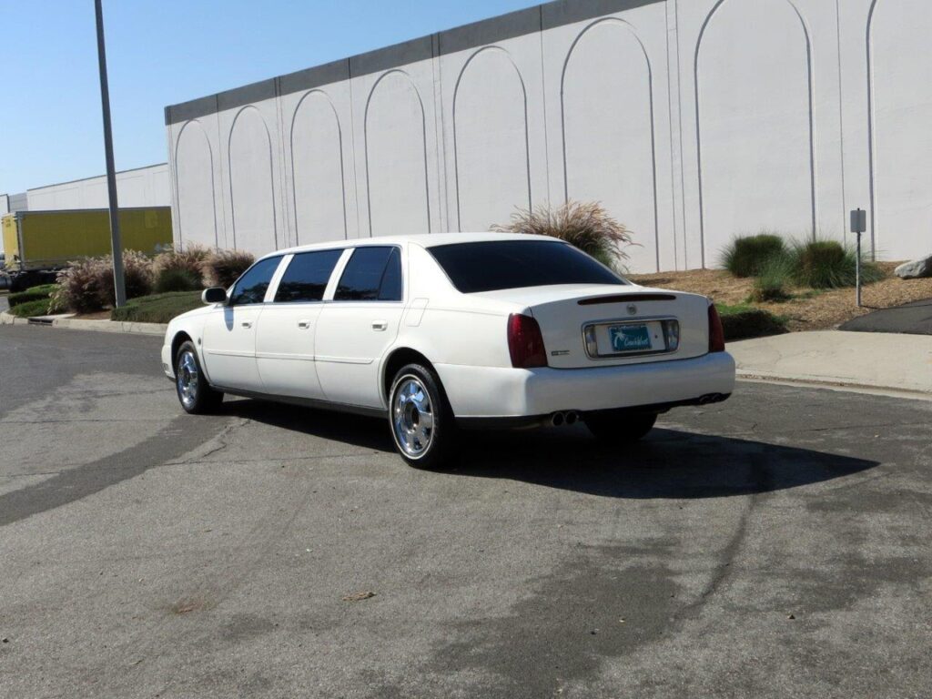 2004 Cadillac Federal Coach Deville 6-Door Limo